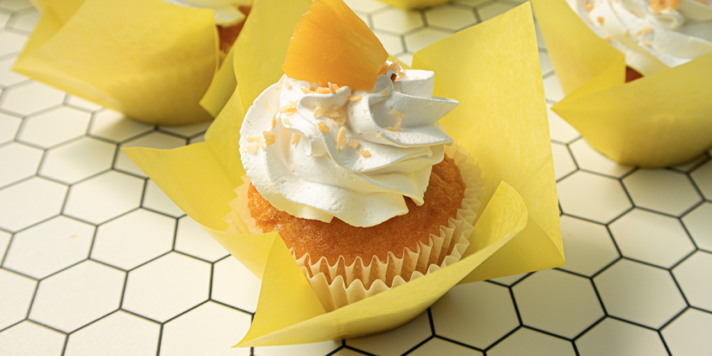Cupcake de piña colada - BakeMark